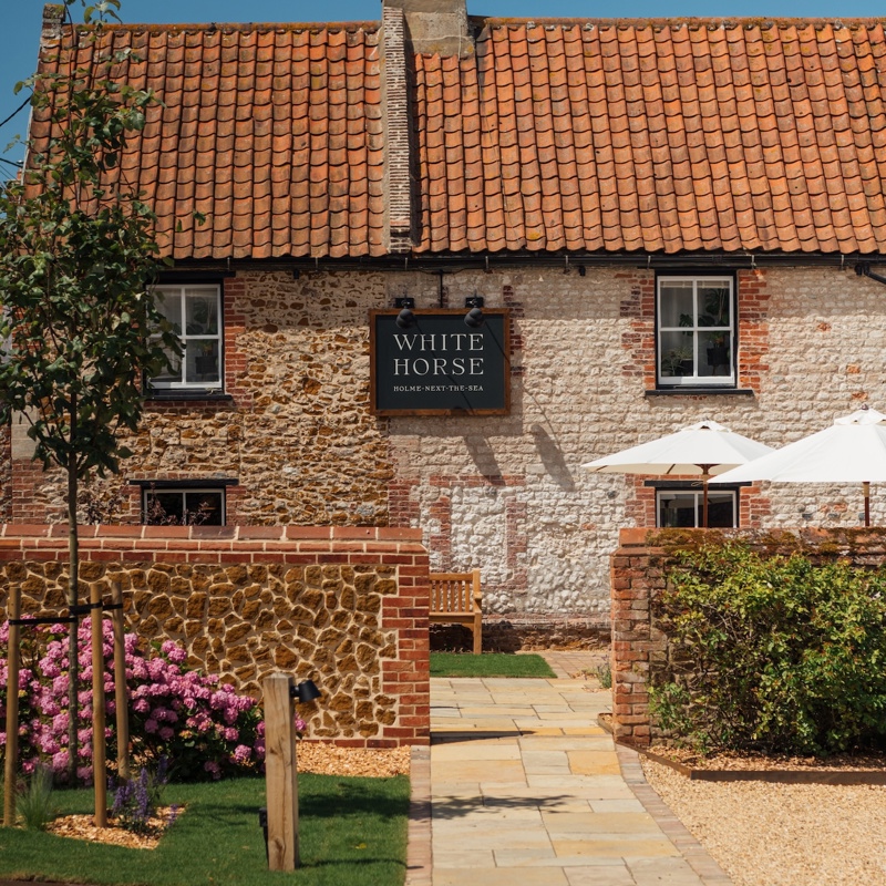 Pub & Restaurant in Hunstanton, Norfolk | White Horse Holme
